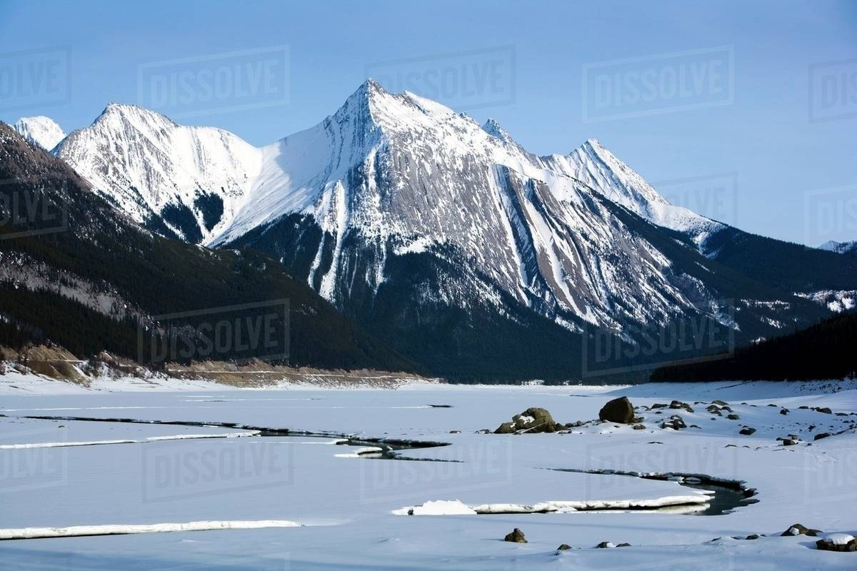 Medicine Lake, Maligne Range, Jasper National Park, Alberta, Canada ...