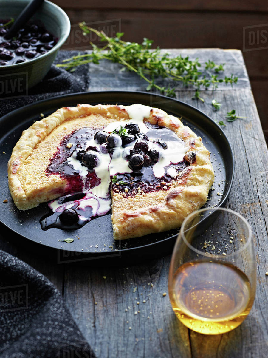 New York City cheesecake pizza, in pizza dish - Royalty-free Stock ...