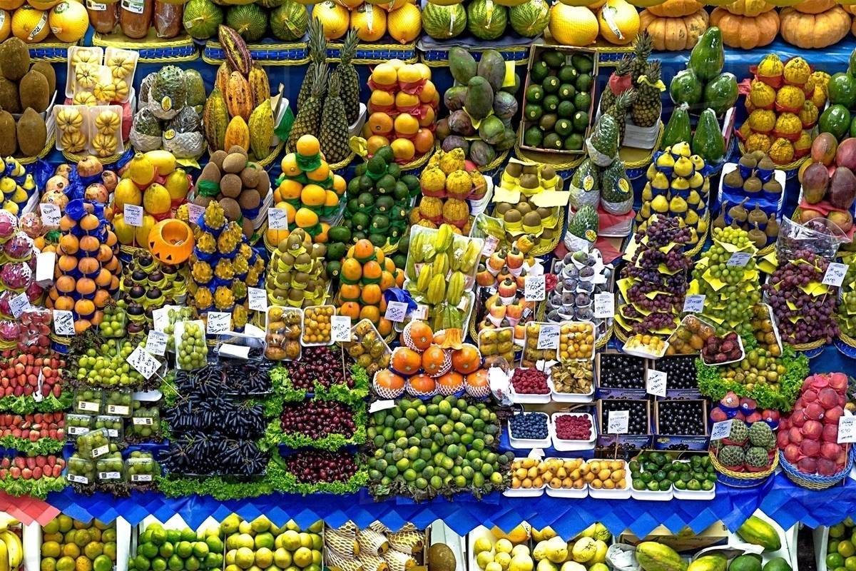Fruit and vegetable market stall, Sao Paulo, Brazil - Stock Photo ...