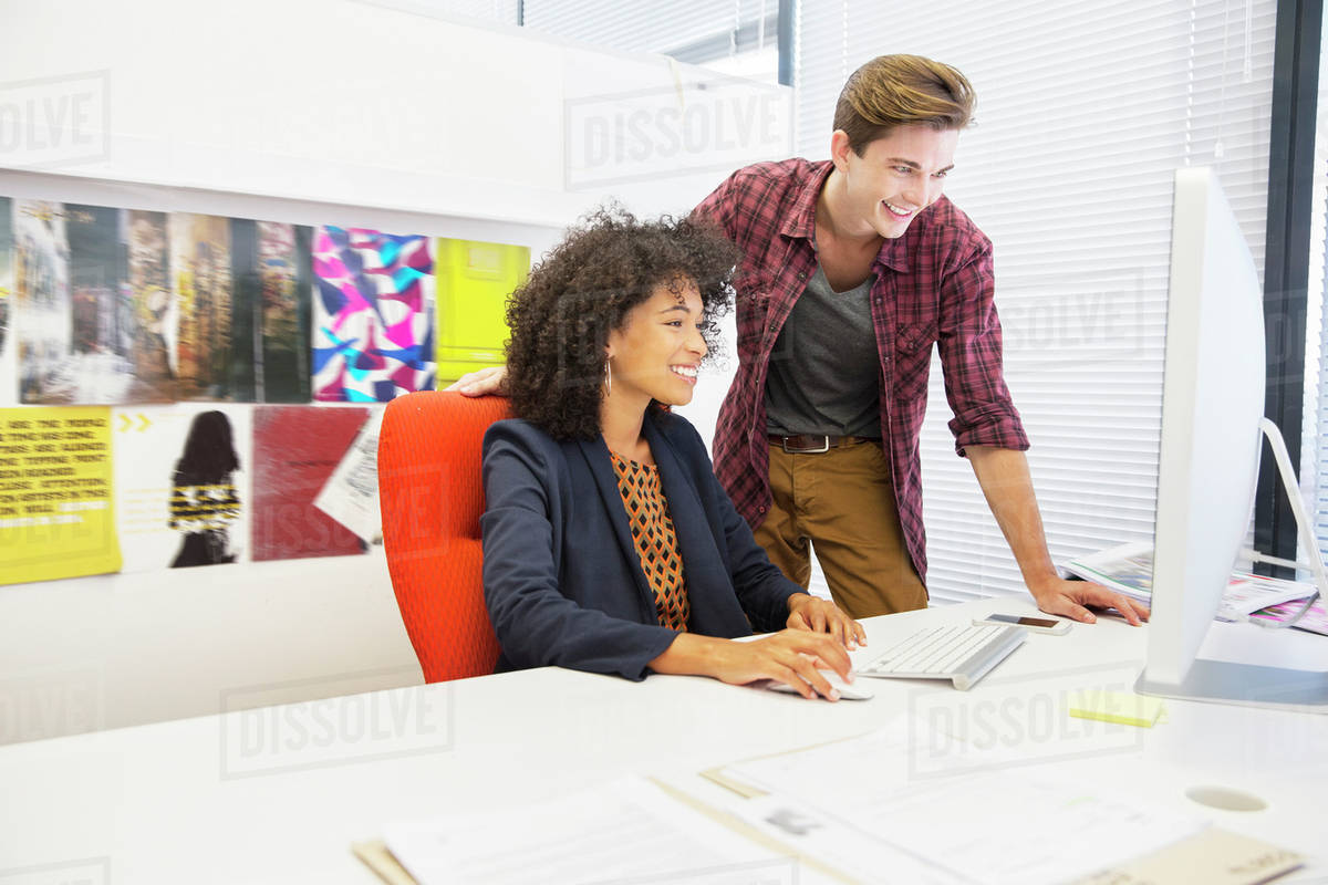 Business people working at computer in office - Royalty-free Stock ...